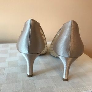 Adrianna Papell | Shoes | Adrianna Papell Lace Fabric Shoes | Poshmark